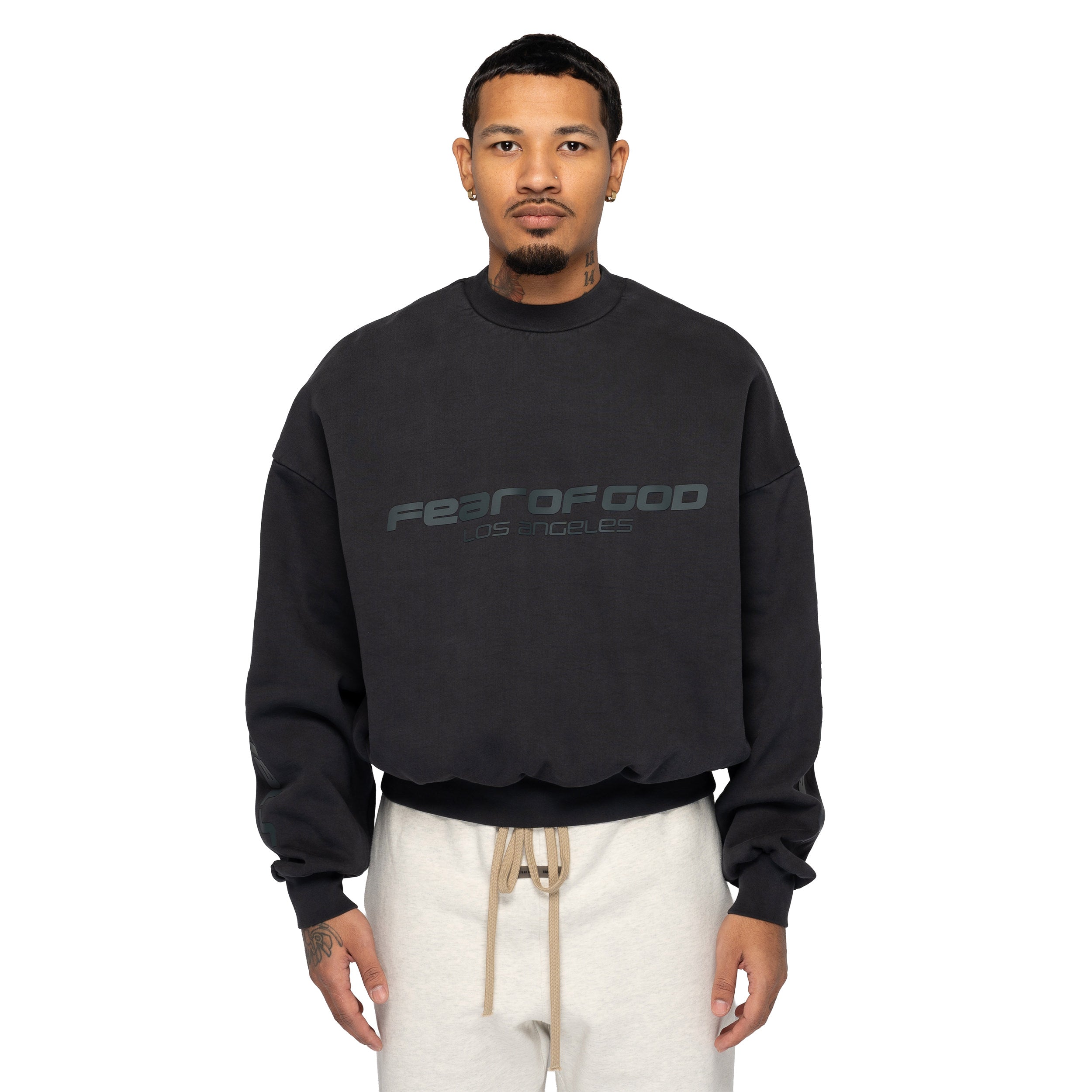 ESSENTIALS – Capsule